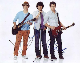 JONAS BROTHERS Signed AUTOGRAPHED 8x10 Photo - Etsy