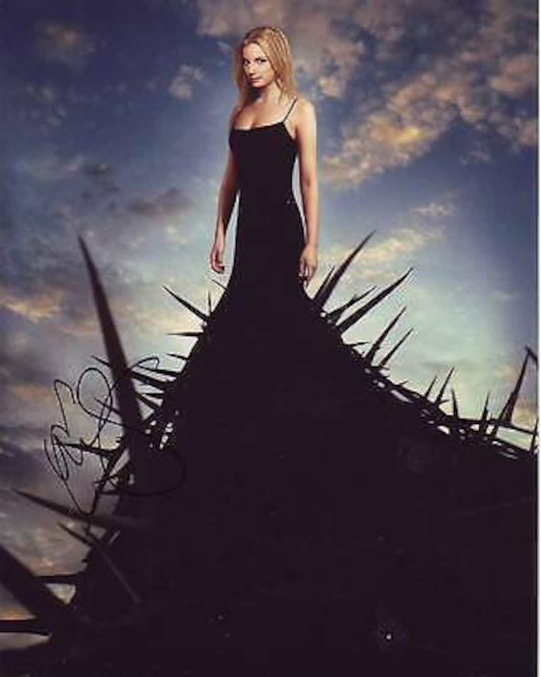 Emily Vancamp Body Shape