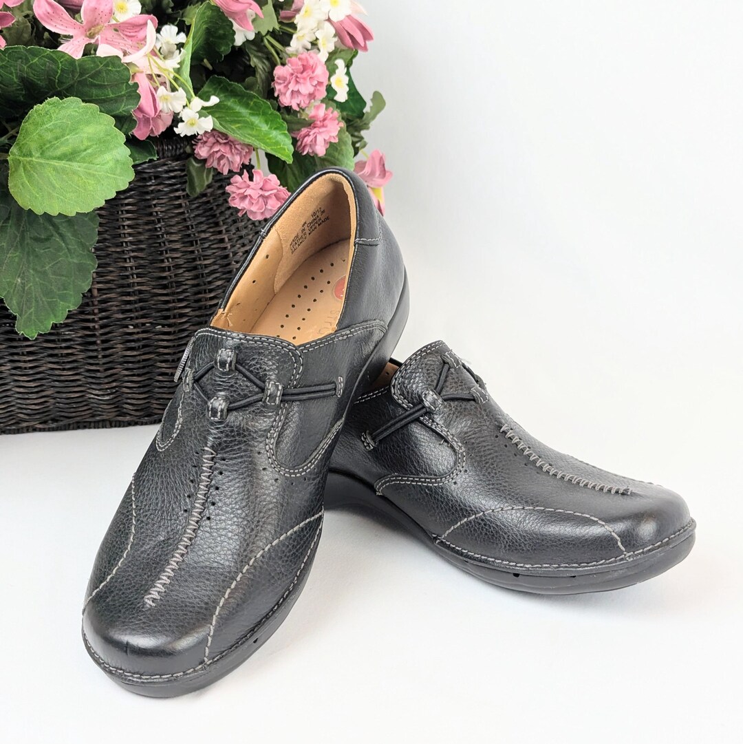 Black Clarks Un.loop Womens 8N Leather Slip on Loafers | Round Toe ...