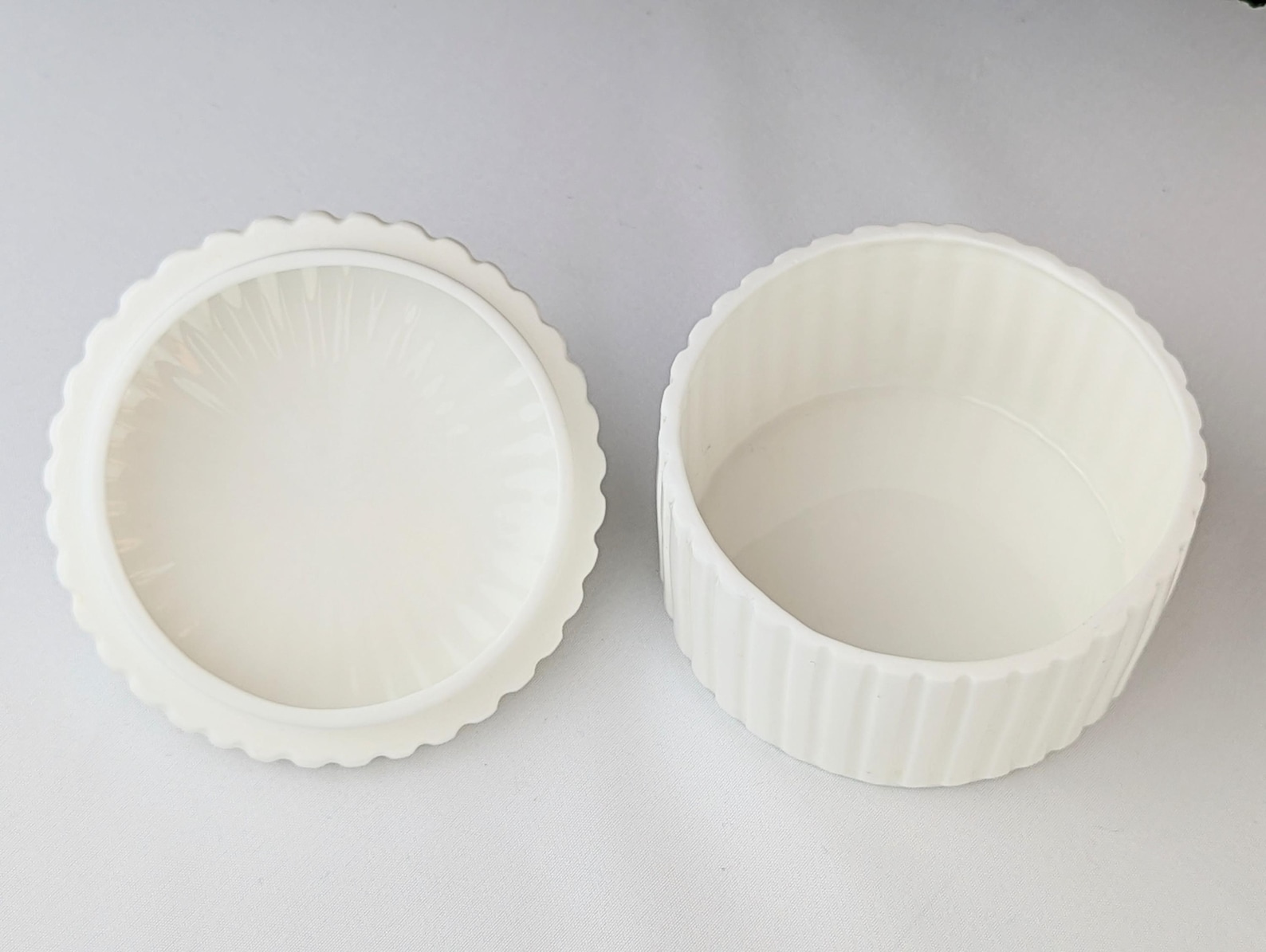 White Bone China Trinket Box With Peach Conch Shell Lid | Elegant ...