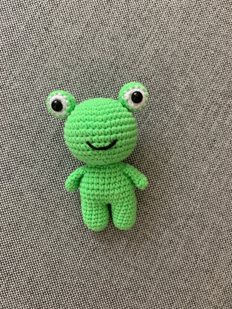 Crochet Frog Keychain: Mini Amigurumi Toy - Etsy