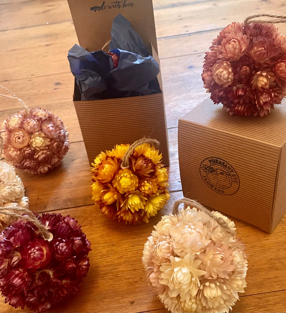 Sustainable Strawflower Baubles - Etsy Canada