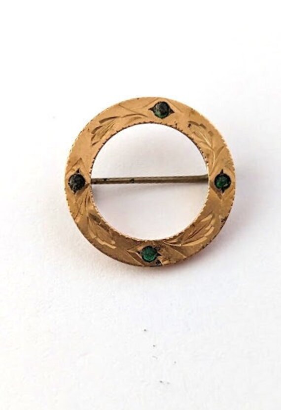 vintage classic circle pin - Gem