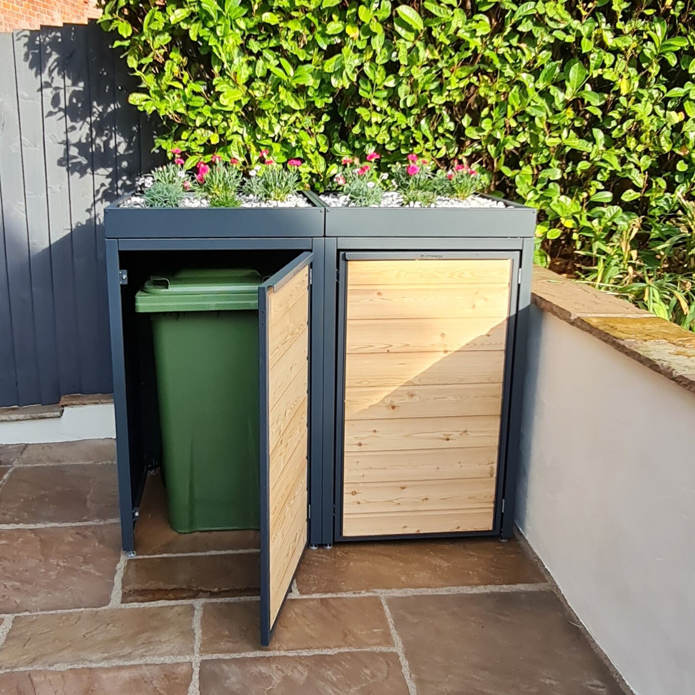 Wood Premium Wheelie Bin Store With Green Roof Planter- 240L - Eden ...