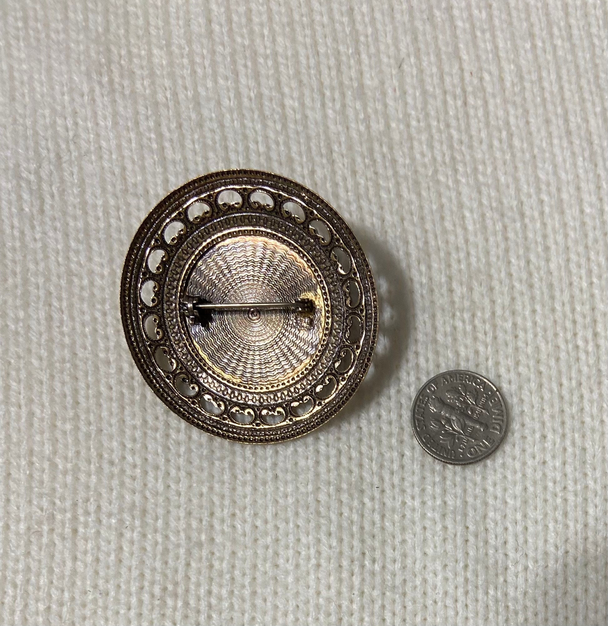 Antique Look Brass Pin/brooch - Round Brass Pin With Transparent Red ...