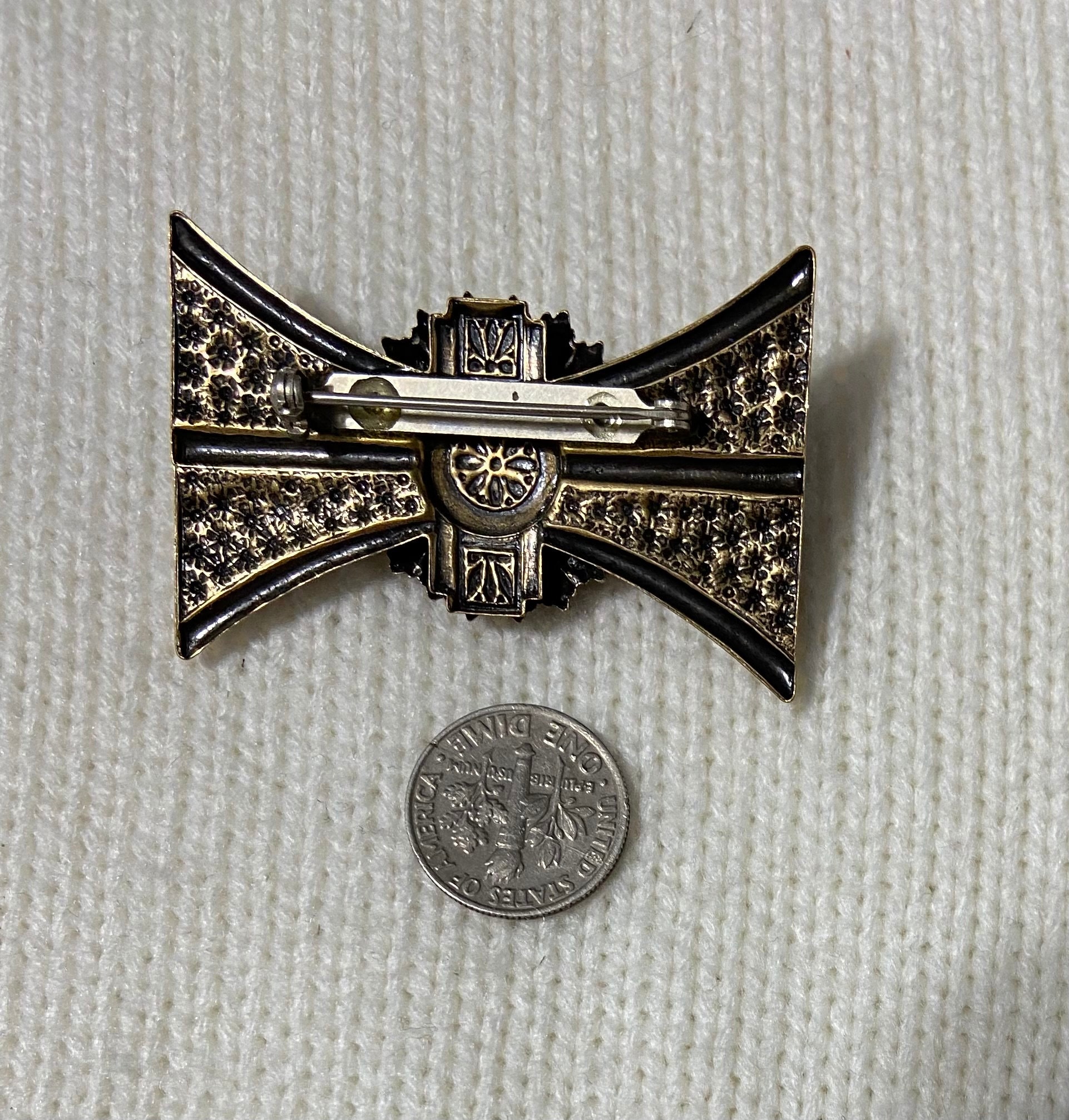 Antique Look Brass Pin/brooch - Multi-layer Brass Pin With Gray Stripe ...