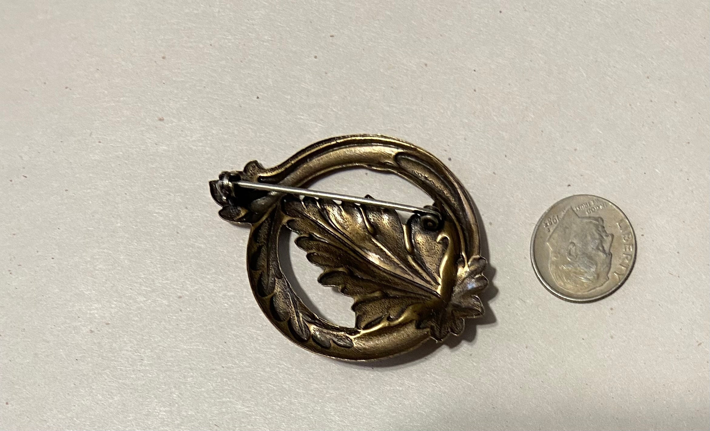 Circle Pin, Victorian Look Pin, Leaf Pin, Collar Pin, Scarf Pin - Etsy