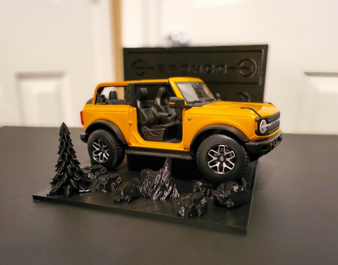 Full off Road Display for Die Cast Broncos, Jeeps, Collectibles, Cars ...