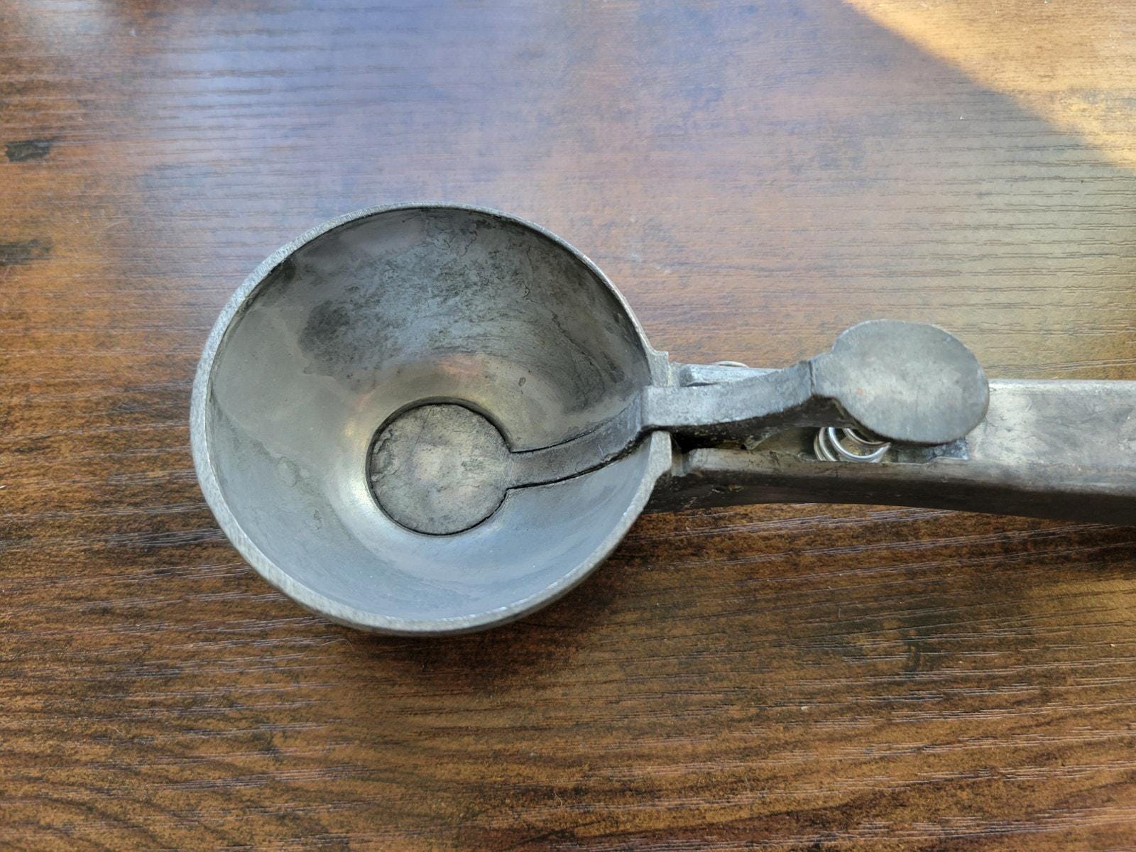 Aluminum Ice Cream Cone Scoop W/thump Flipper - Like Safe T Dipper ...