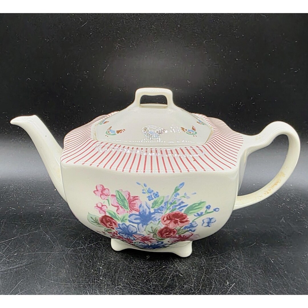 Johnson Bros / Brothers Ceramic Teapot Farmhouse Chic Silky Stripe Hens ...