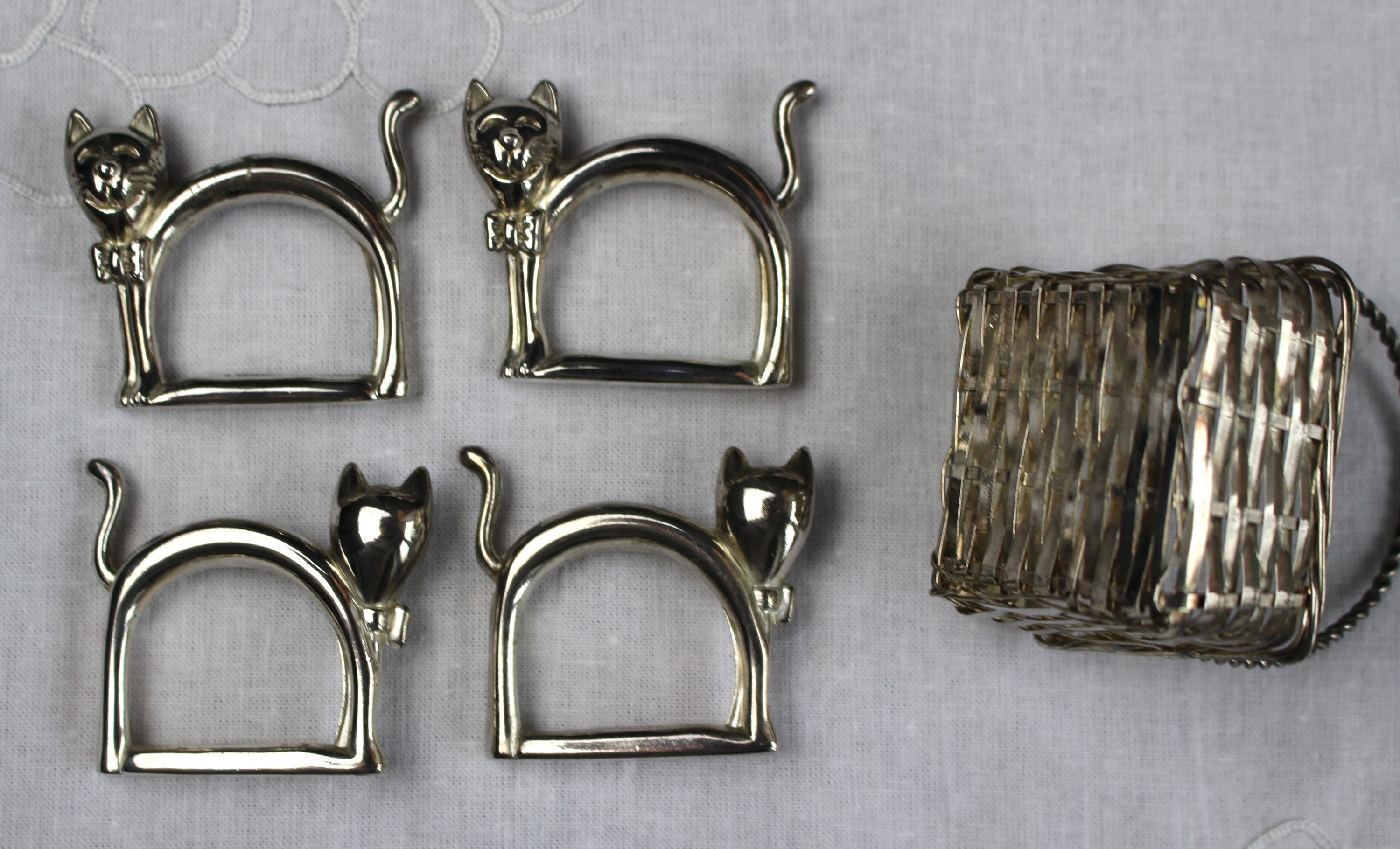 Vintage Metal Set of 4 Cat Shape Napkins/serviette Rings With Holder in ...