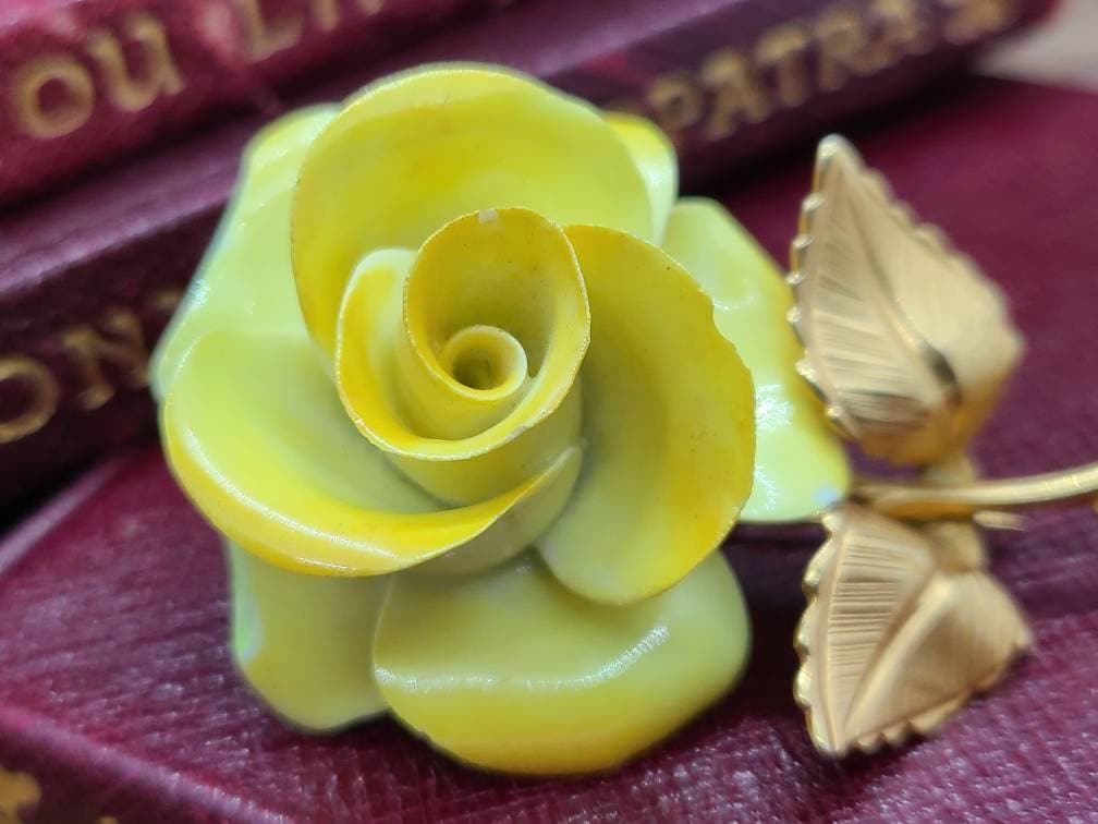 Vintage GIOVANNI Yellow Porcelain Rose Gold-tone Long-stem - Etsy