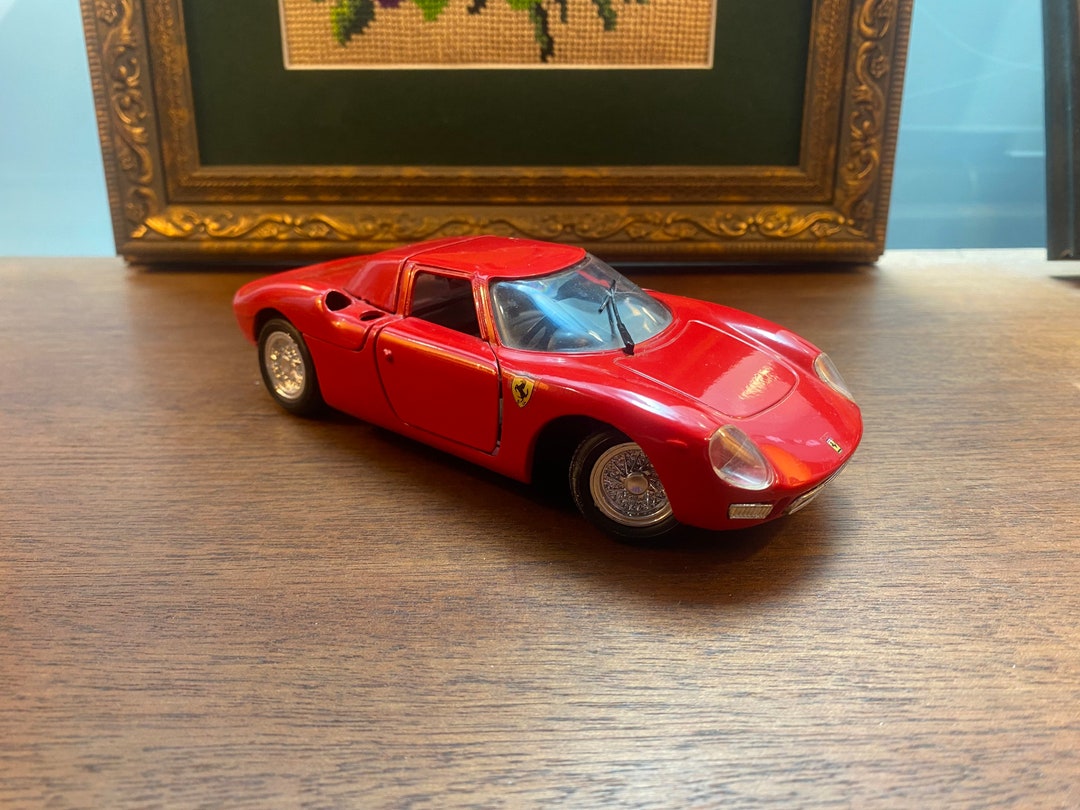 Ferrari 250 LM Vintage Diecast Car, Ferrari Collection Cars, 1/24 Scale ...