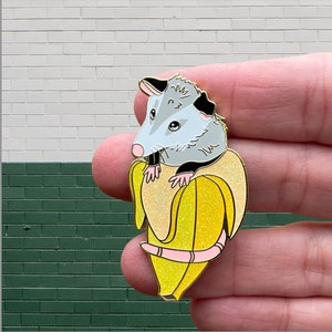 Pin : GLITTER Banana Pocket Opossum Hard Enamel Pin Wildlife Lover - Etsy