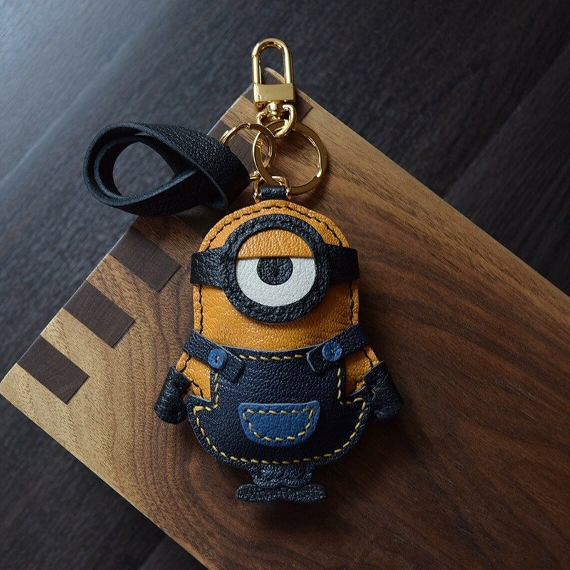 Luxury Minions Keychain Leather Cartoon Keychain for Designer Handbag ...