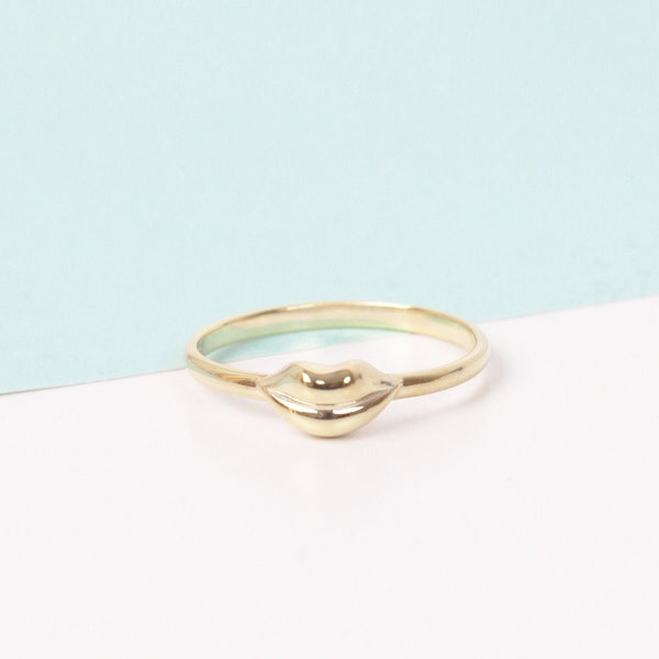 Kiss Ring - Etsy