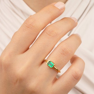 Green Gemstone Bezel Ring Solid Gold Emerald Ring Genuine 64 Millimeter ...