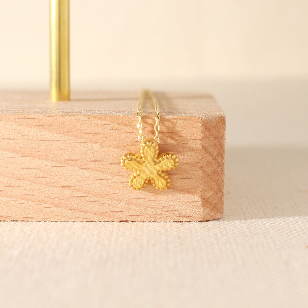 Delicate 14k Gold Daisy Sponge Pendant: Vintage-inspired Summer ...
