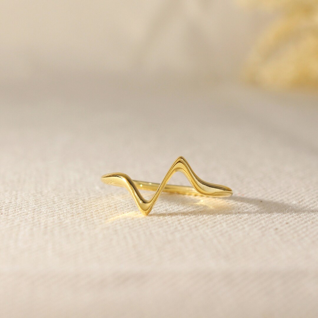 14k Solid Gold Wave Heart Rhythm Ring - Minimalist Sporty Jewelry Gift ...