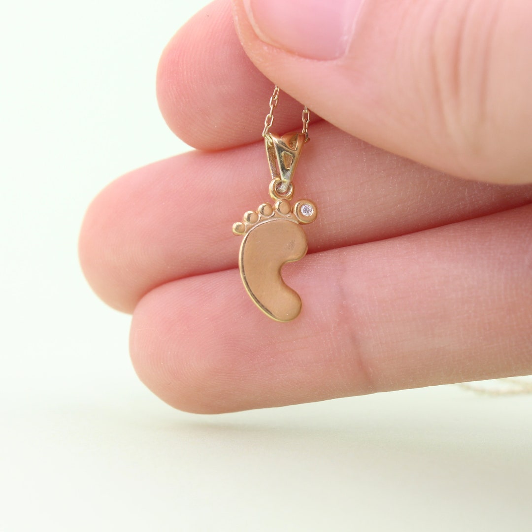 Elegant 14K Gold Baby Feet Pendant: Sentimental Keepsake for Mother's ...