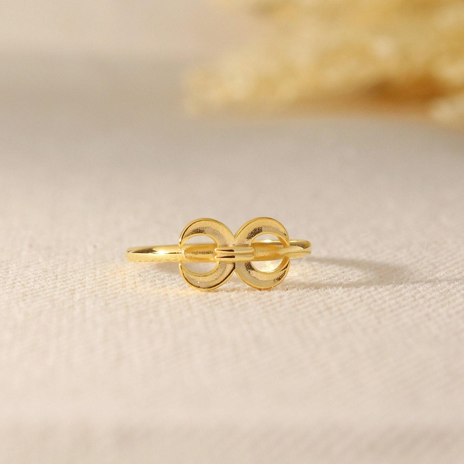 14k Solid Gold Crescent Ring: Minimalist Stacking Jewelry - Etsy