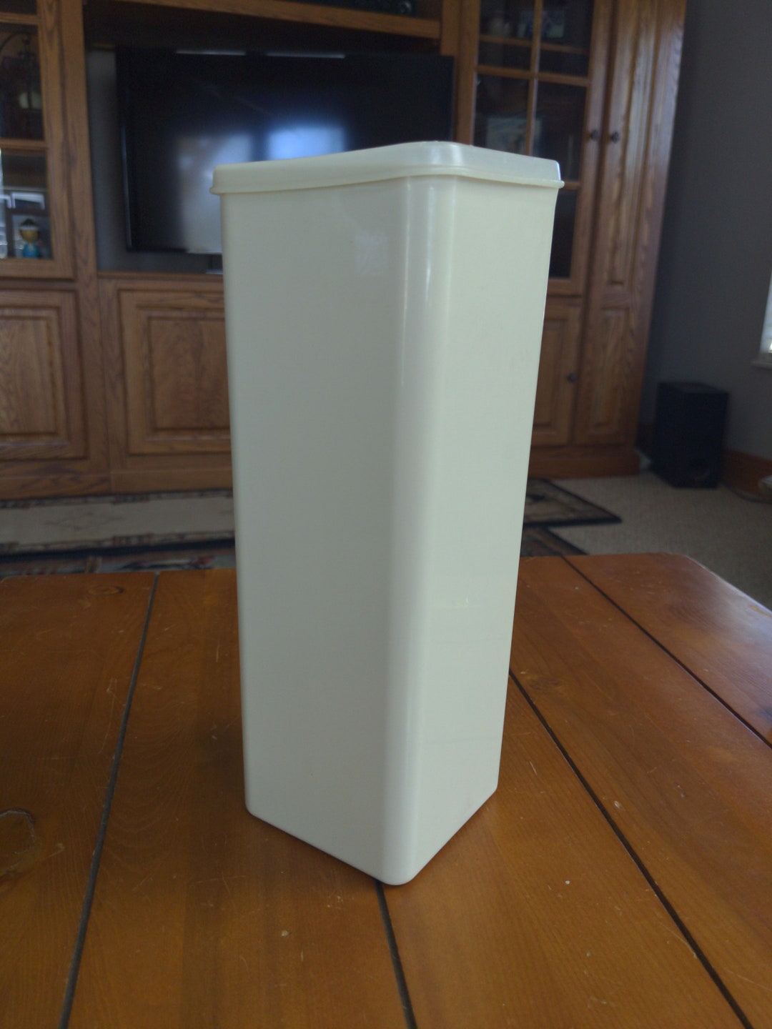 Vintage Tupperware Cheese Cracker Keeper. 1696-6 Beige Color With Clear ...