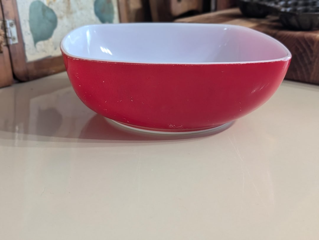 Vintage Pyrex Red Hostess Square Bowl USA 1.5 Qt - Etsy