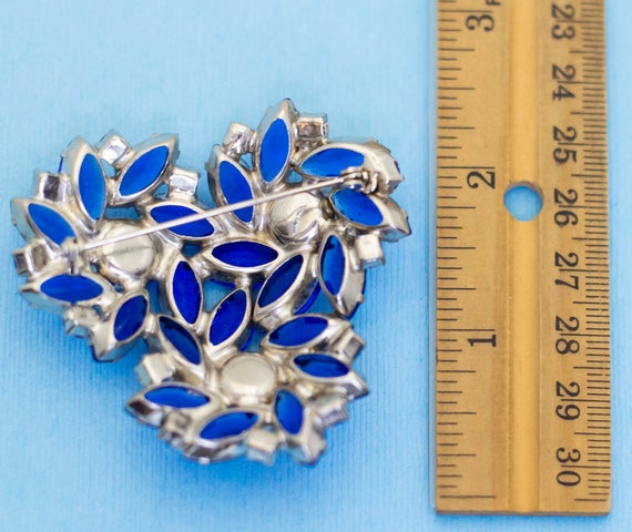 Vintage Deep Blue Flower Brooch - N29 - Gem