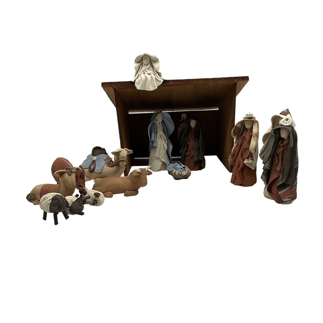 Hand Crafted Clay Pottery Nativity Set, 16 Figurines, 1 Wood Creche - Etsy