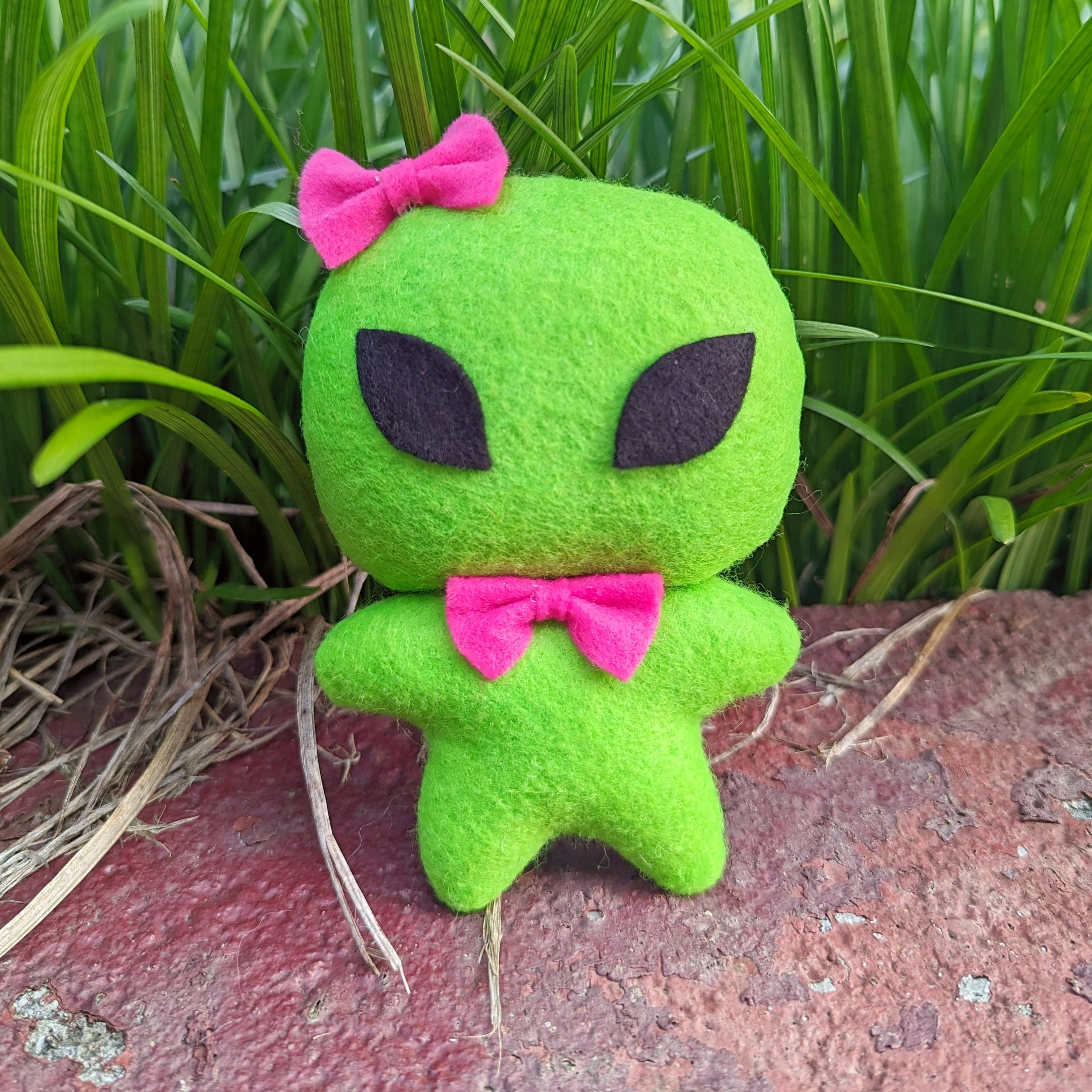 Friendly Green Alien Plushie by the Plushie Witch - Etsy