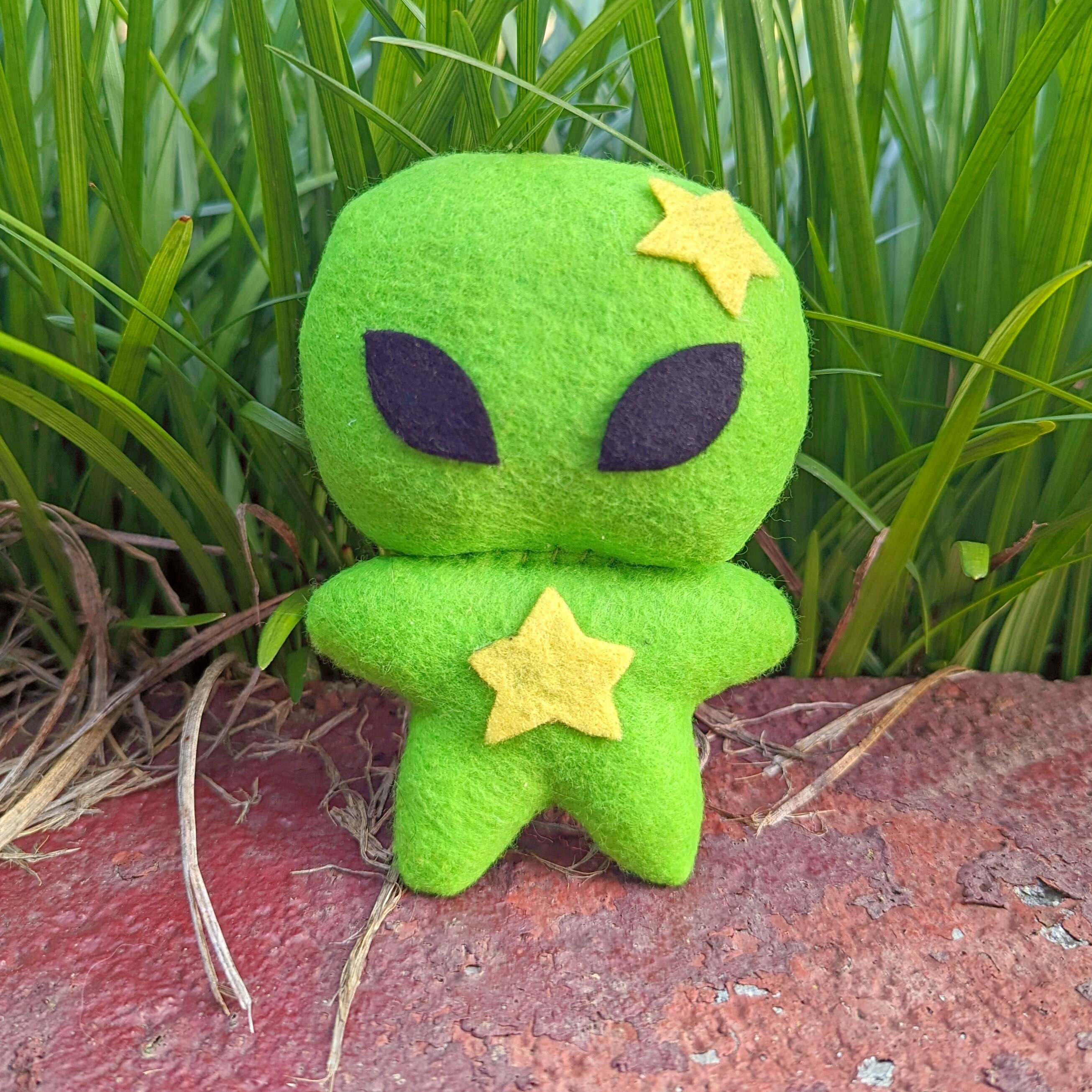 Friendly Green Alien Plushie by the Plushie Witch - Etsy