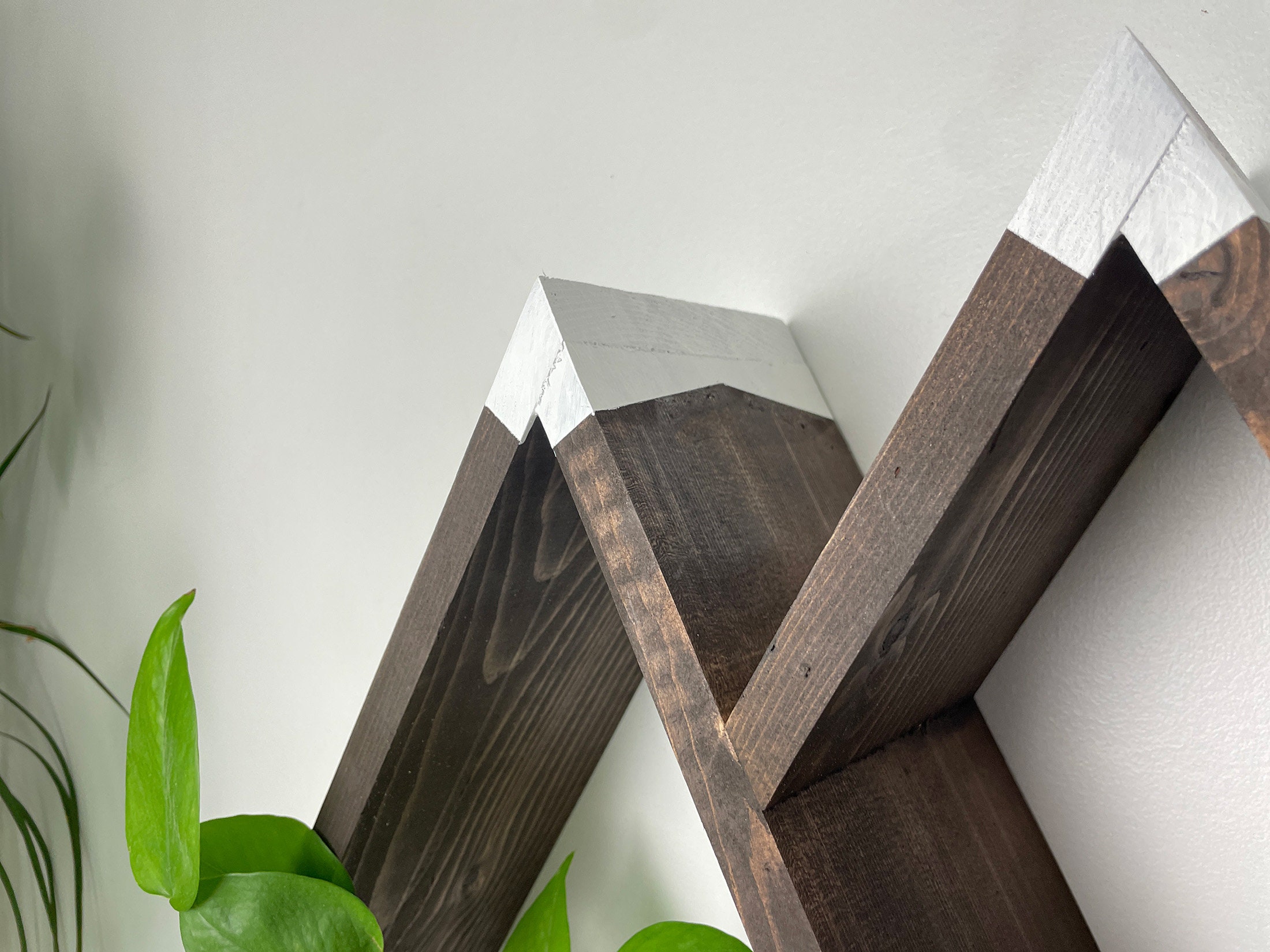 Rustic 5 Peak Mountain Shelf: Spruce Wood Adventure Decor (54" X 24.5 ...