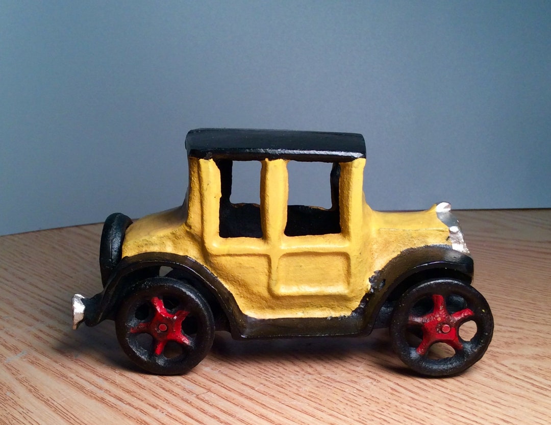 Vintage Cast Iron Toy Car Ford Model A / T Coupe / Sedan - 4.5" X 3" X ...