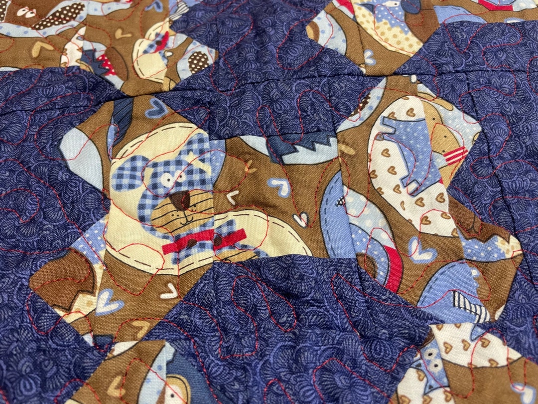 THE DOG BONE Place Mat. Quilt 37x25 1/2 - Etsy