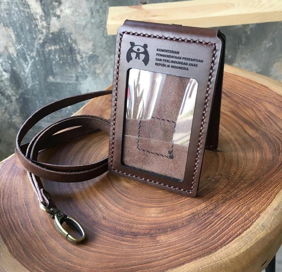 Model 1 (best Seller) Leather Vertical ID Holder Magnetic and Engraving (1 Side) : Personalized ...