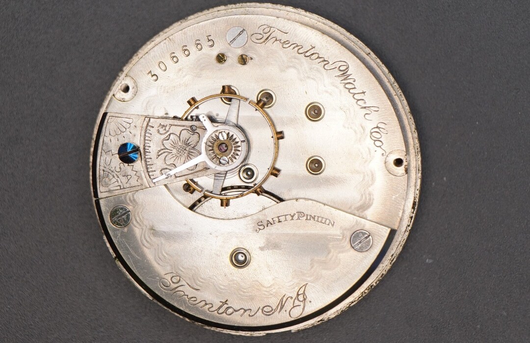 Vintage Trenton Watch Movement. Complete, Not Running. Year 1890, Size ...