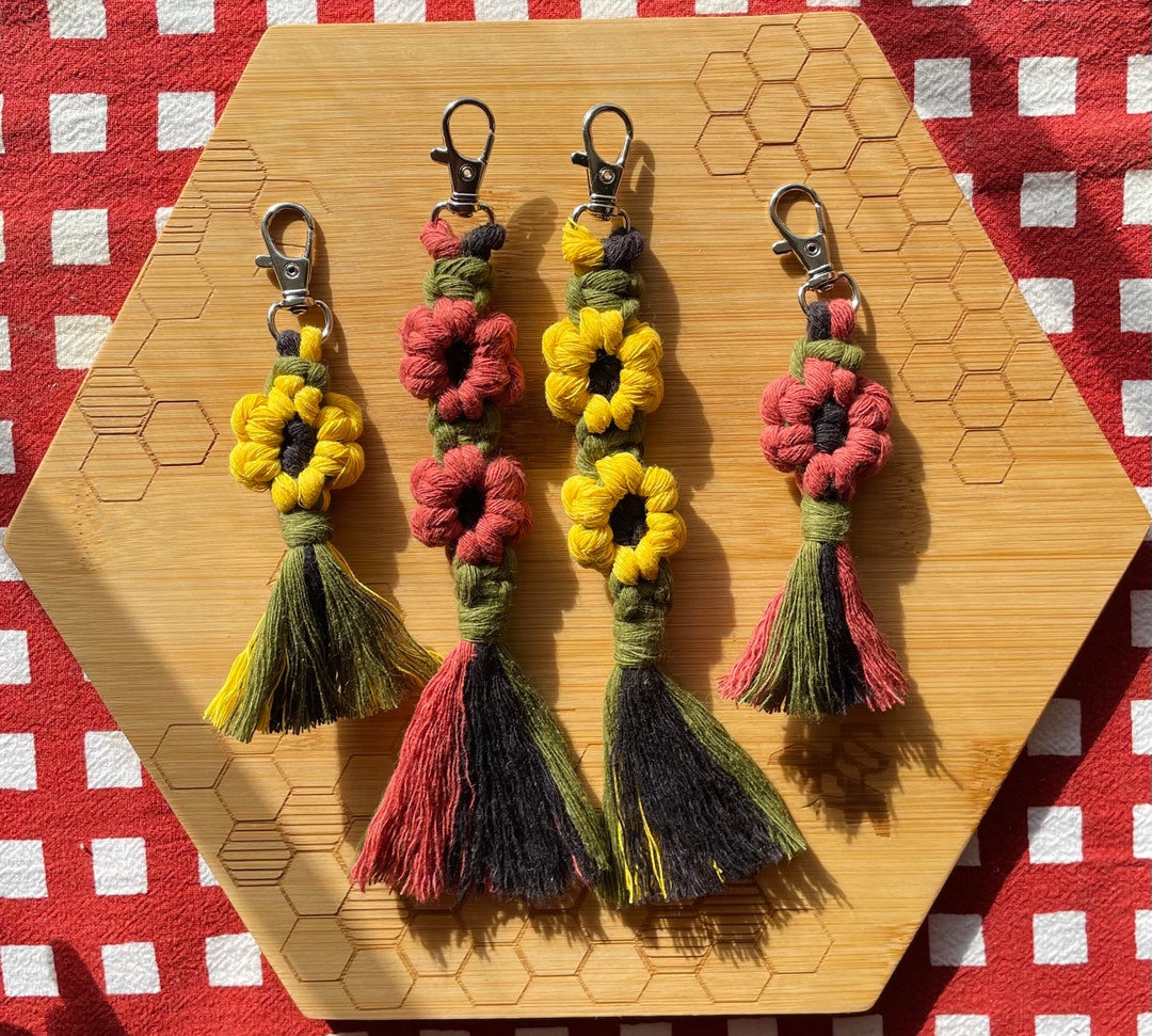 Macrame Flower Keychain Sunflower Keychain Macrame Sunflowers Flower ...