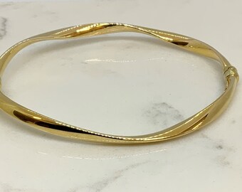 Wavy Bangle - Etsy