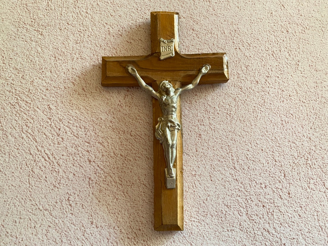 Vintage Small Wooden Cross With Metal Figure of Jesus Catholic Crucifix ...