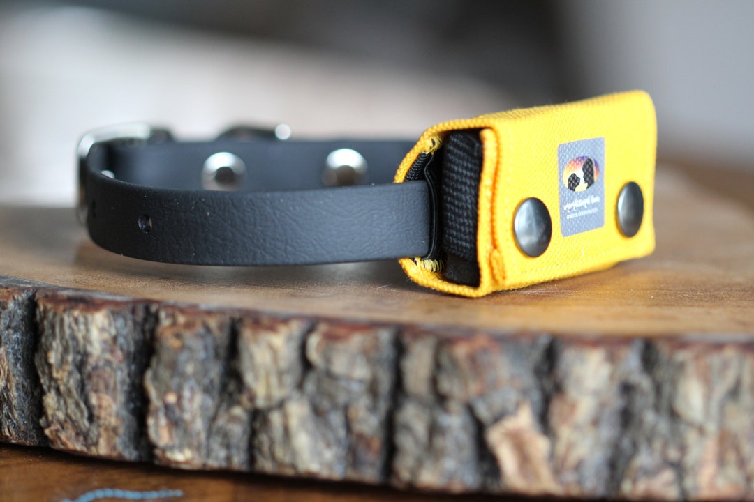 FI Series 3 GPS Pouch: Wrap-around Duck Canvas Collar for Small Dogs ...