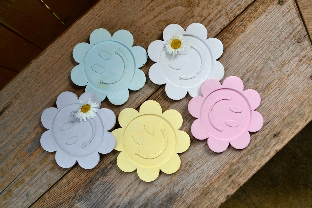 Smiley Face Emoji Coaster, Happy Face Trinket Tray, Cheerful Home Decor ...