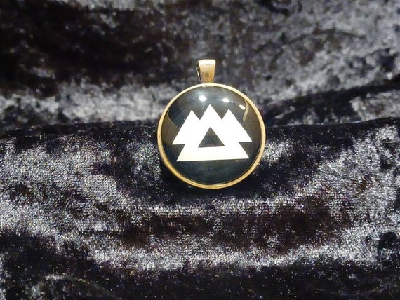 Wakaan Forever. Wakaan Symbol on Front With Infiniti Symbol on - Etsy