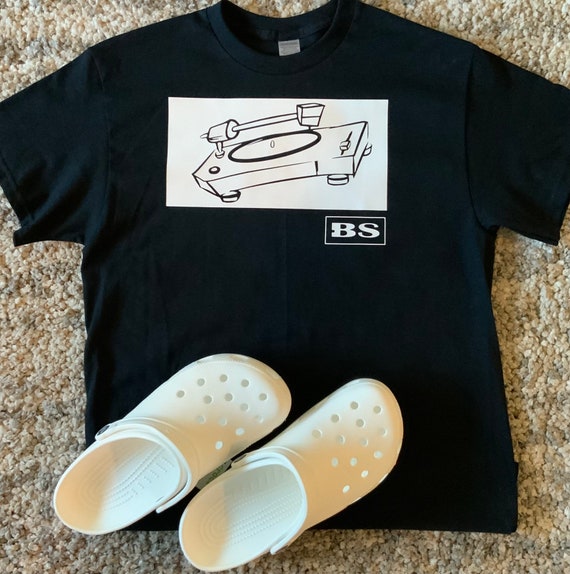 TURNTABLE graffiti Style T-SHIRT | Etsy