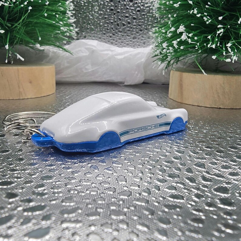 Hot Wheels Porsche 911 Carrera White Christmas Tree KEYCHAIN - Etsy