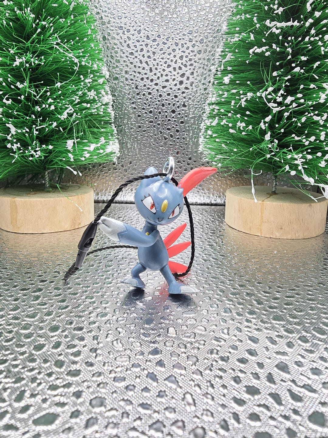 Pokémon Sneasel Battle Pose Christmas Tree Ornament - Etsy