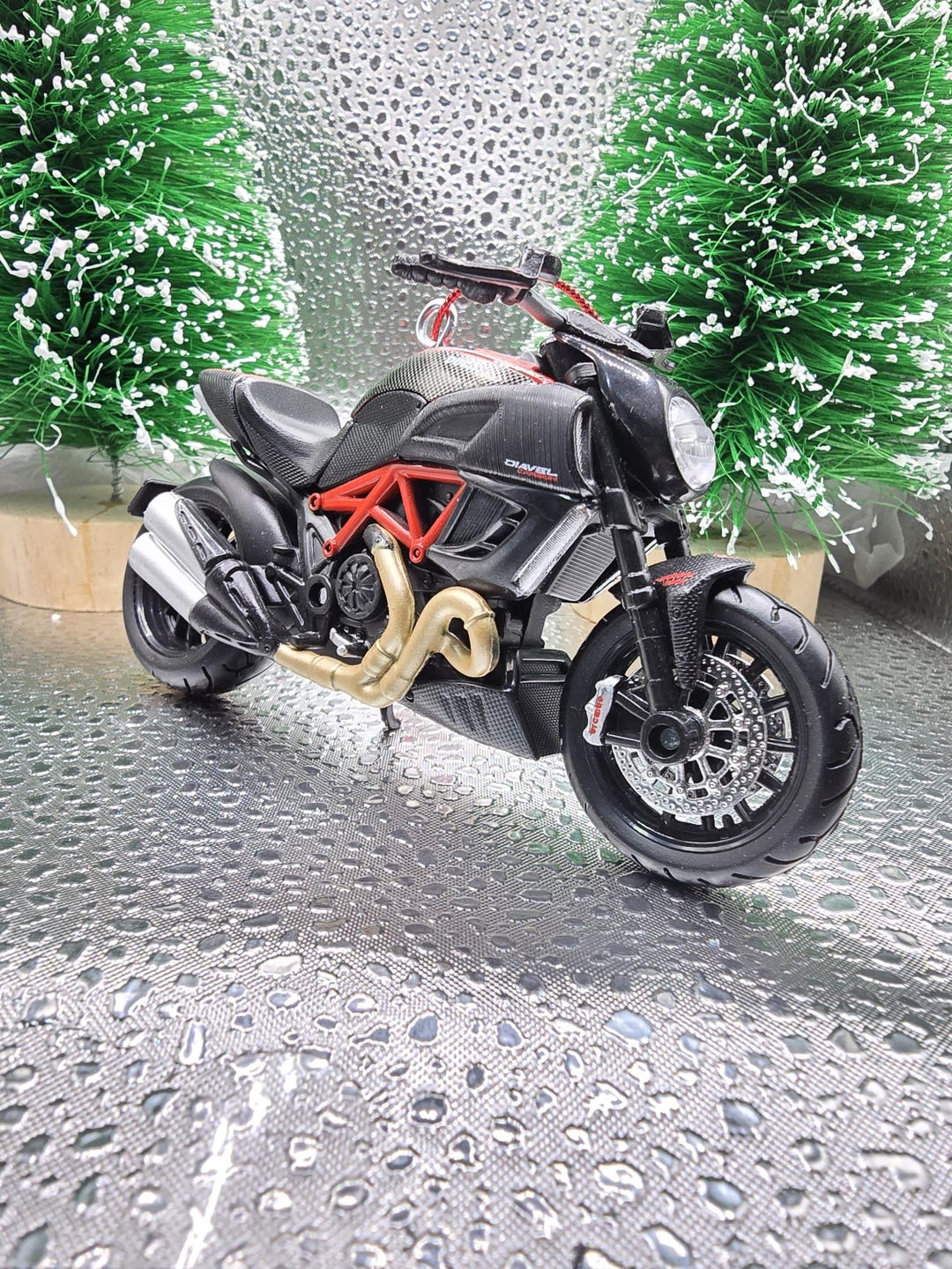 Ducati Diavel Carbon Motorcycle Christmas Tree Ornament (4.5") - Etsy