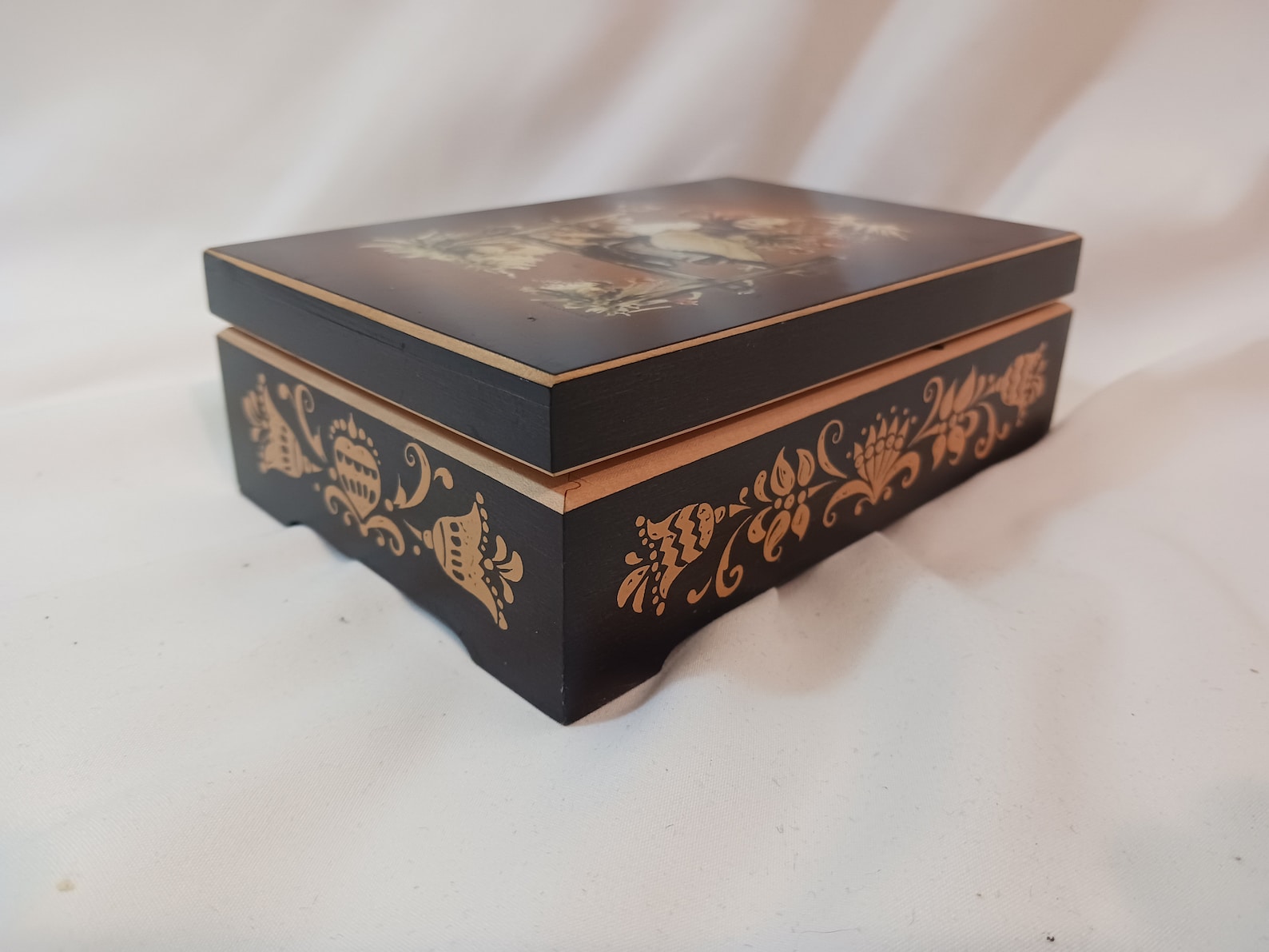 Sister Berta Hummel Hinged Wooden Music And/or Jewelry Box, Plays Rose ...