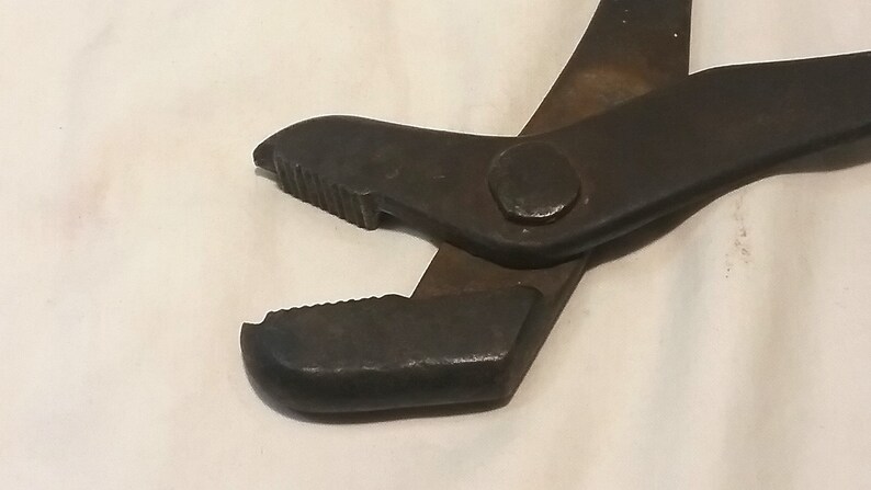 Vintage/antique Eagle Claw Wrench Company Seven-inch Right Angle Plier ...