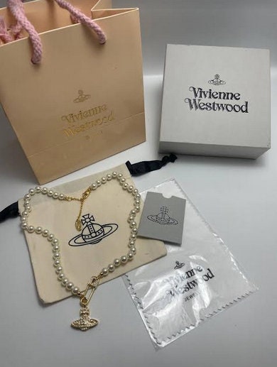 Vivienne Westwood Gold Lucrece Pearl Pin Necklace - Etsy Vivienne Westwood Gold Lucrece Pearl Pin Necklace - Etsy