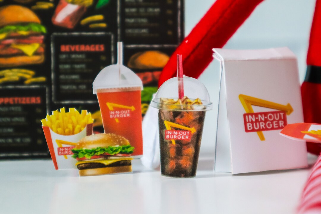 In N Out Restaurant Fast Food Elf Scene | Elf Props | Elf Scene ...